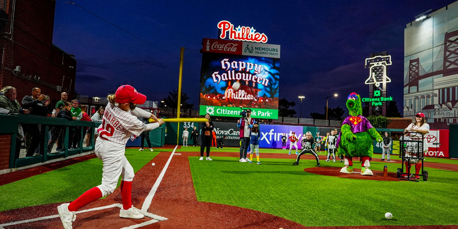 Phillies Ballgirls host Halloween Party for kids from Uplifting ...
