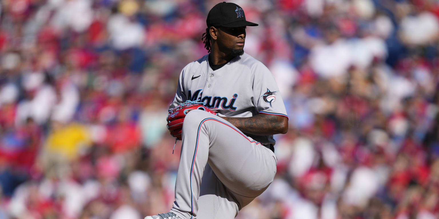 Marlins win series vs. Phillies in extra innings