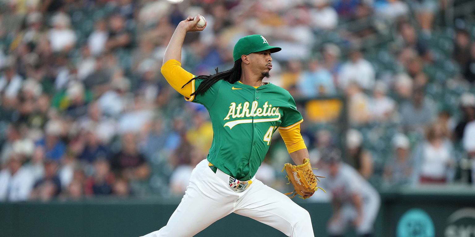 Osvaldo Bido claimed off waivers by Marlins