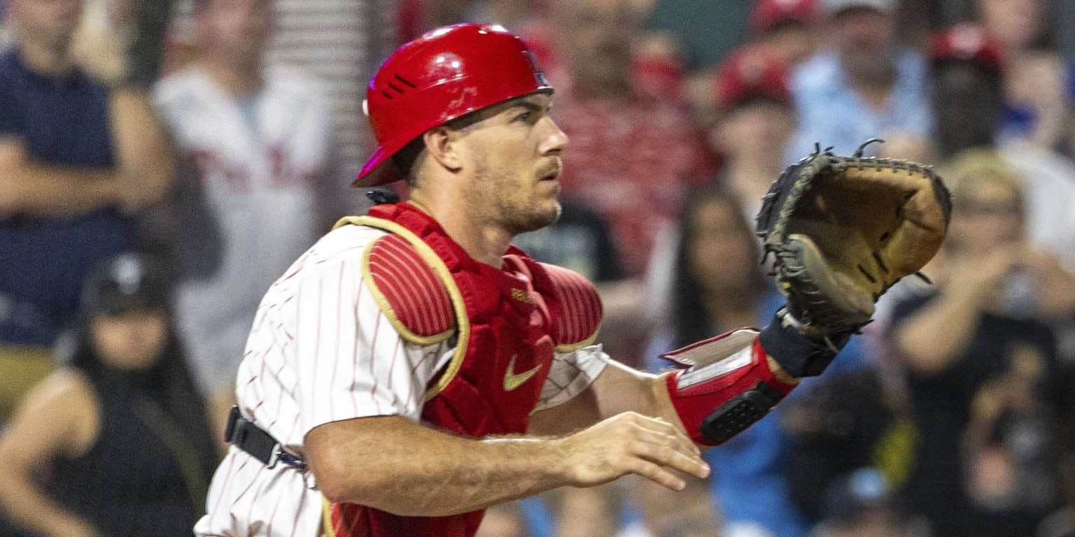 J.T. Realmuto exits Phillies game early after foul tip to right hand