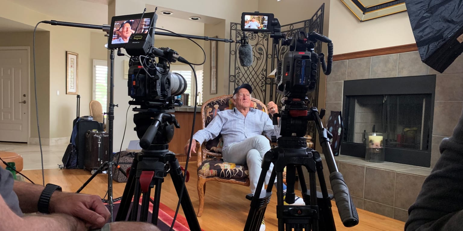 Bob Uecker documentary filmmakers discuss legendary Brewers broadcaster