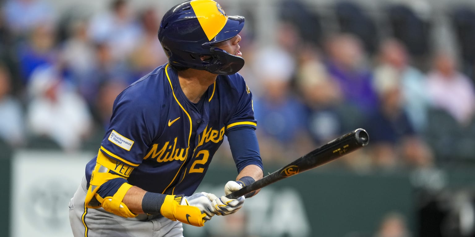 Christian Yelich returns to Brewers lineup after back flare-up