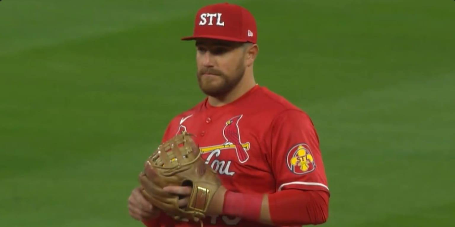 Pedro Pagés makes debut at second base in Cardinals win
