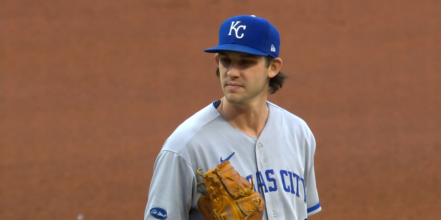 Lynch tambalea y Reales quedan cortos en Cleveland