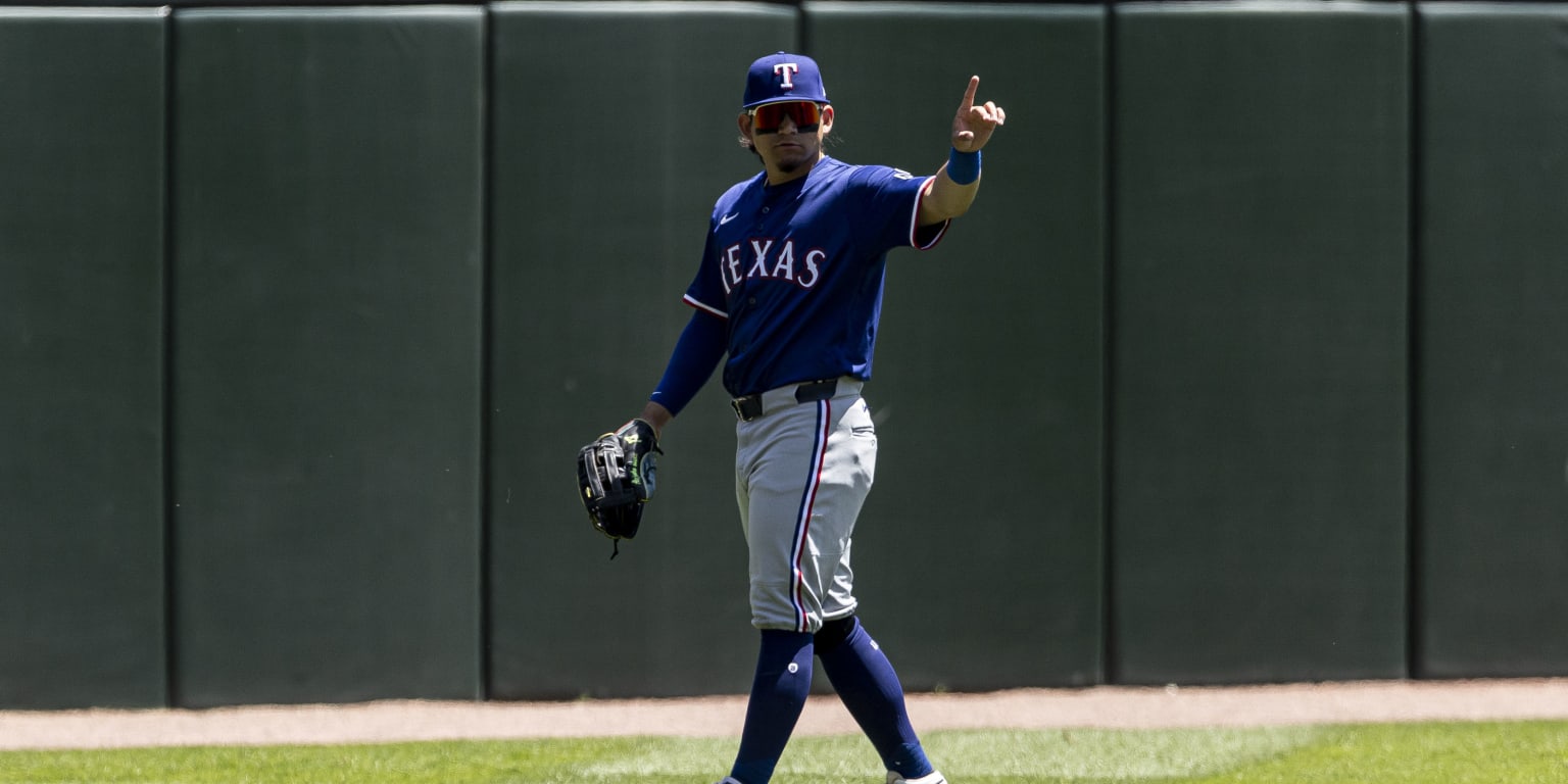 Rangers call up prospect Alejandro Osuna