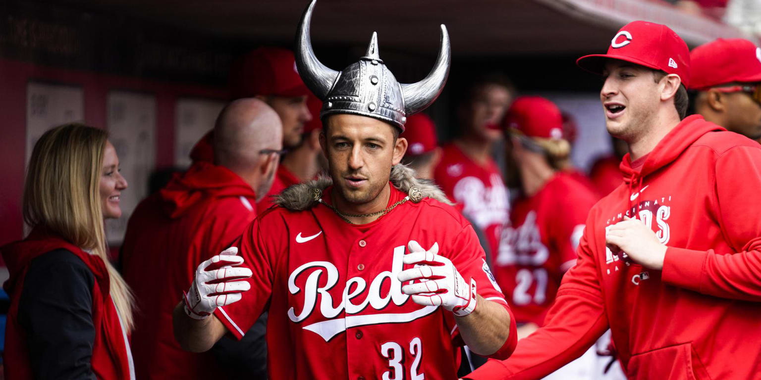 Jason Vosler making impact for Reds early