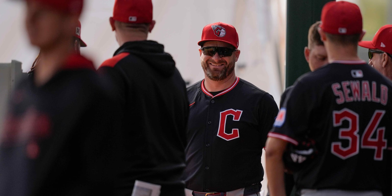 Guardians hold first full-squad Spring Training workout