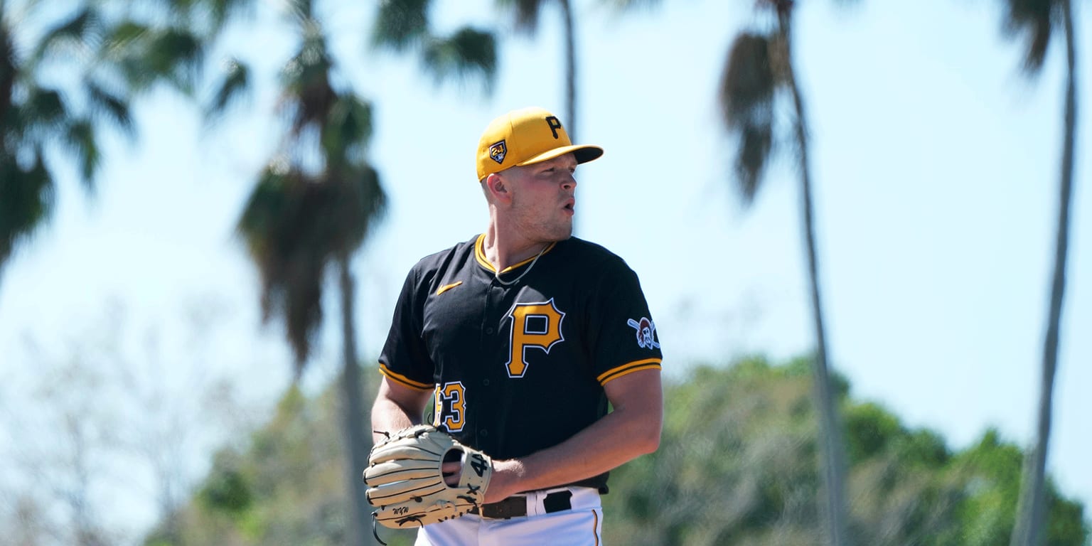 Hunter Stratton throws first live bullpen session since injury