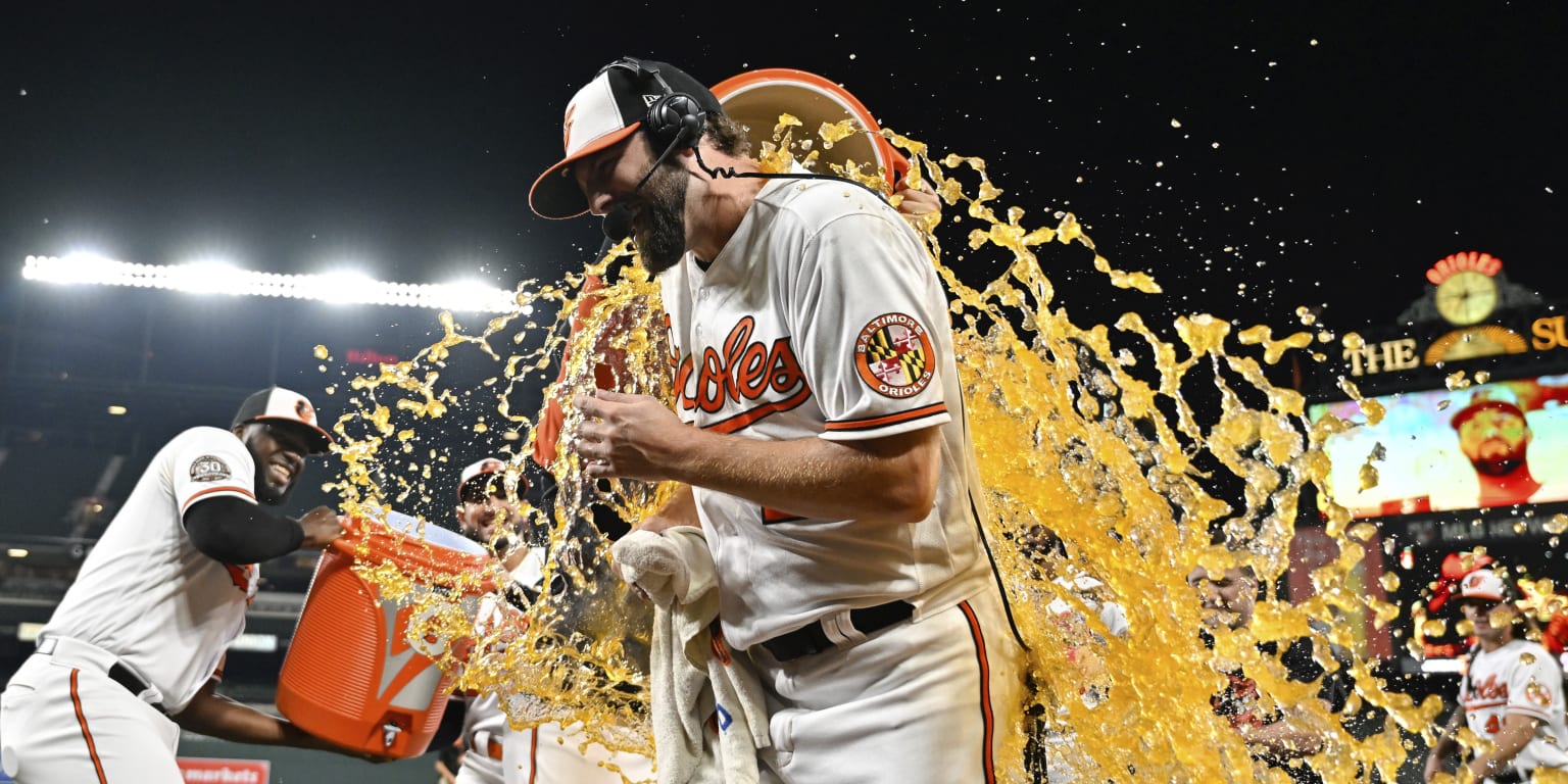 Jordan Lyles throws 2nd complete game of career