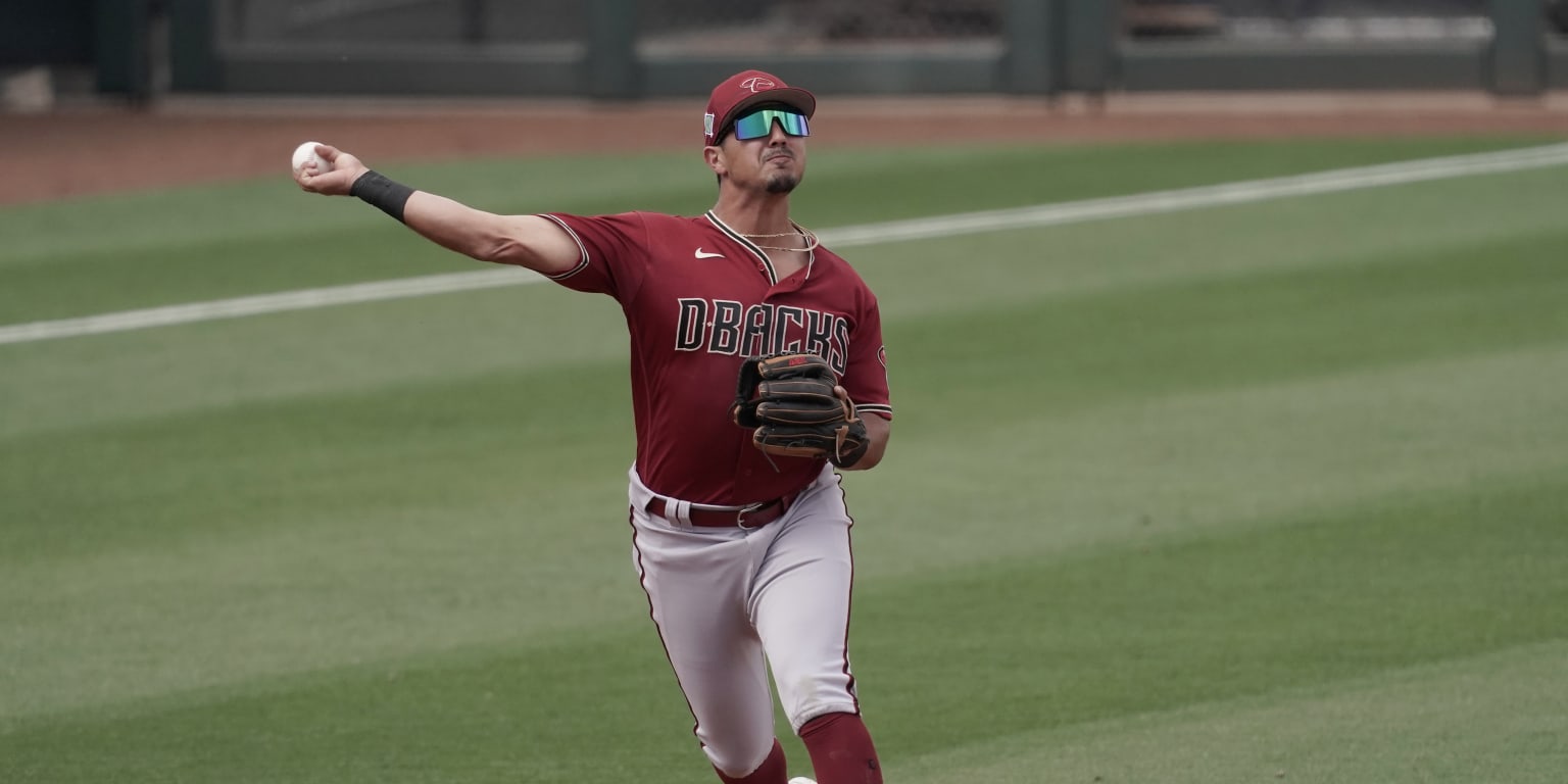 Mike Hazen, Josh Rojas cordial after arbitration