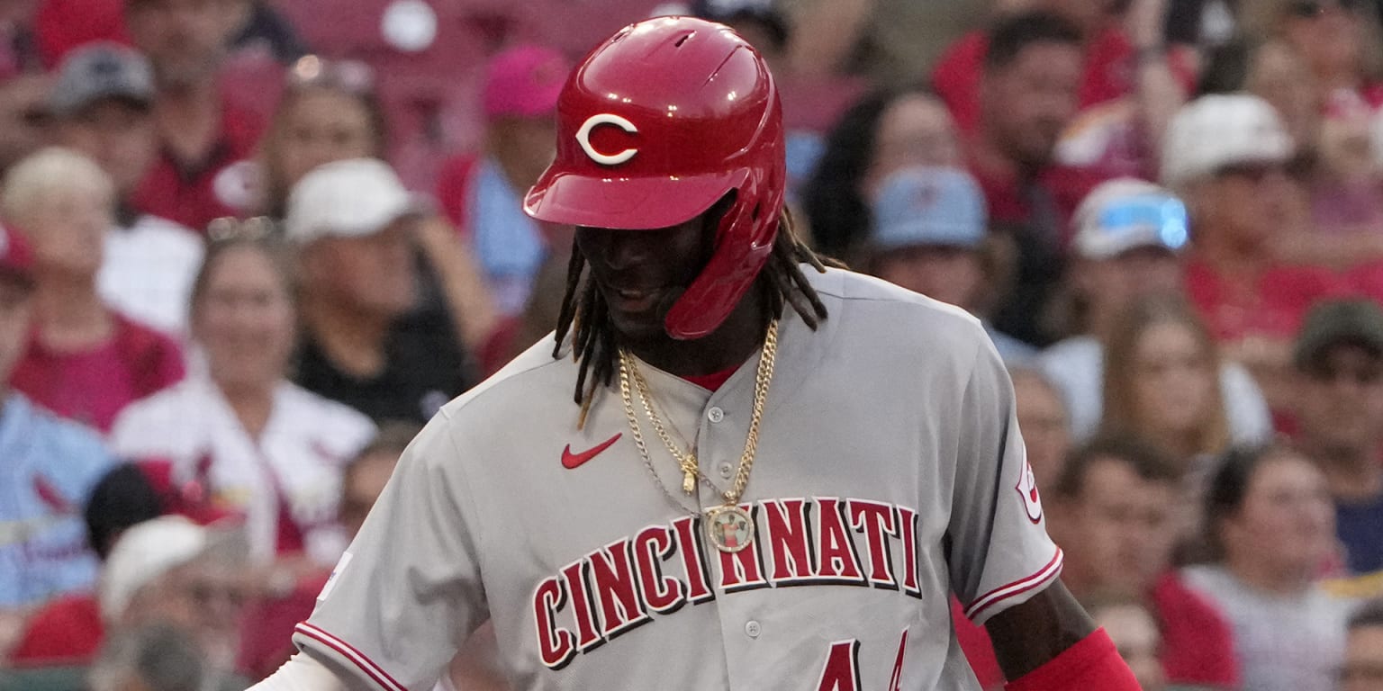 Elly De La Cruz legs out infield single against Cardinals