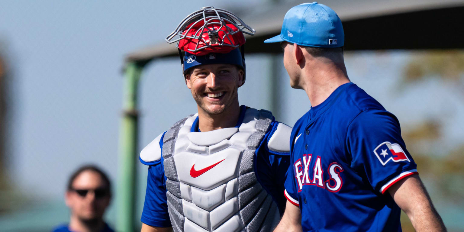 Andrew Knizner fits in quickly with Rangers