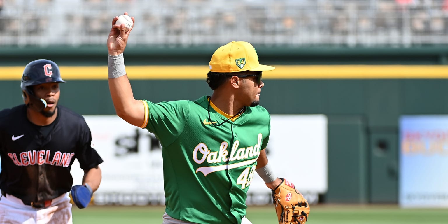 Darell Hernaiz impressing A's at third base