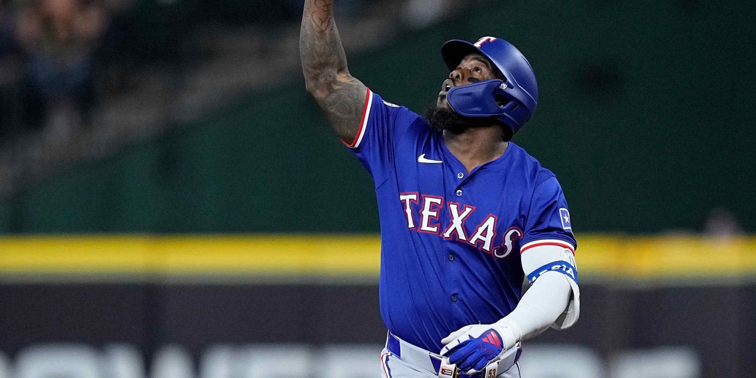 Adolis García helps power big offensive night for Rangers