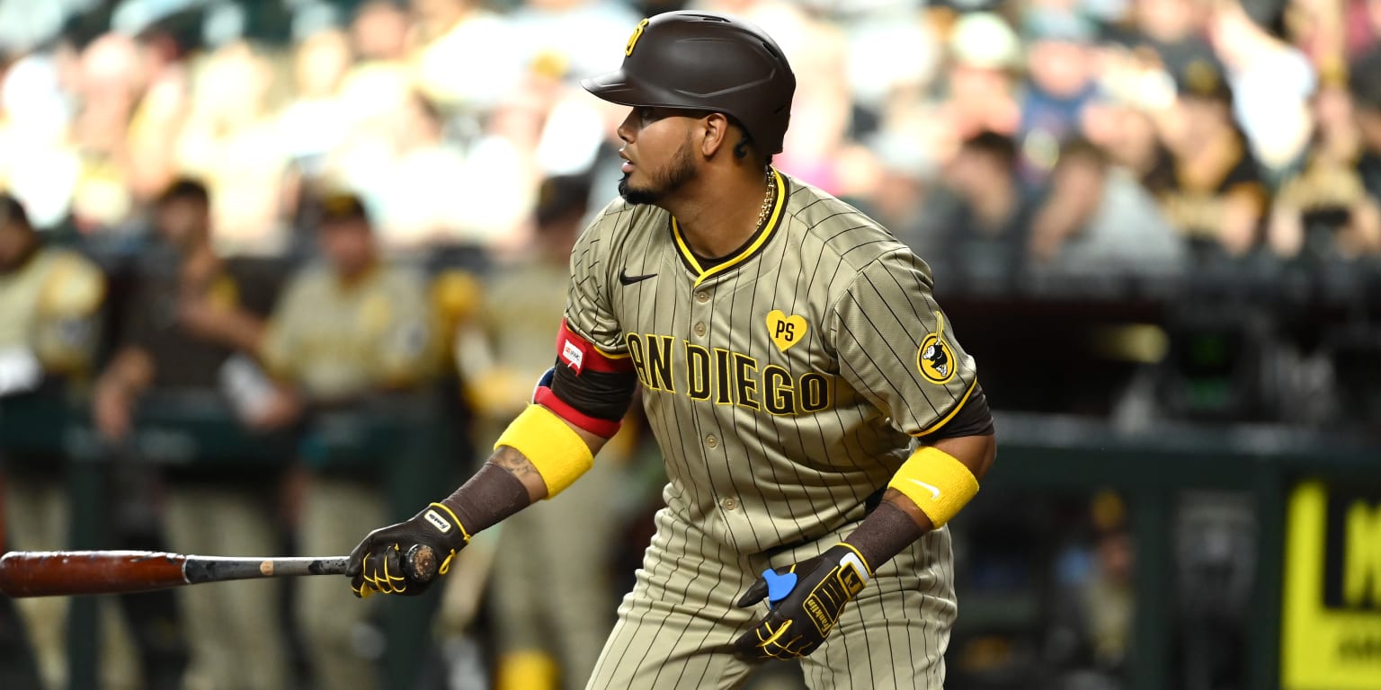 Luis Arraez makes Padres history in debut with team