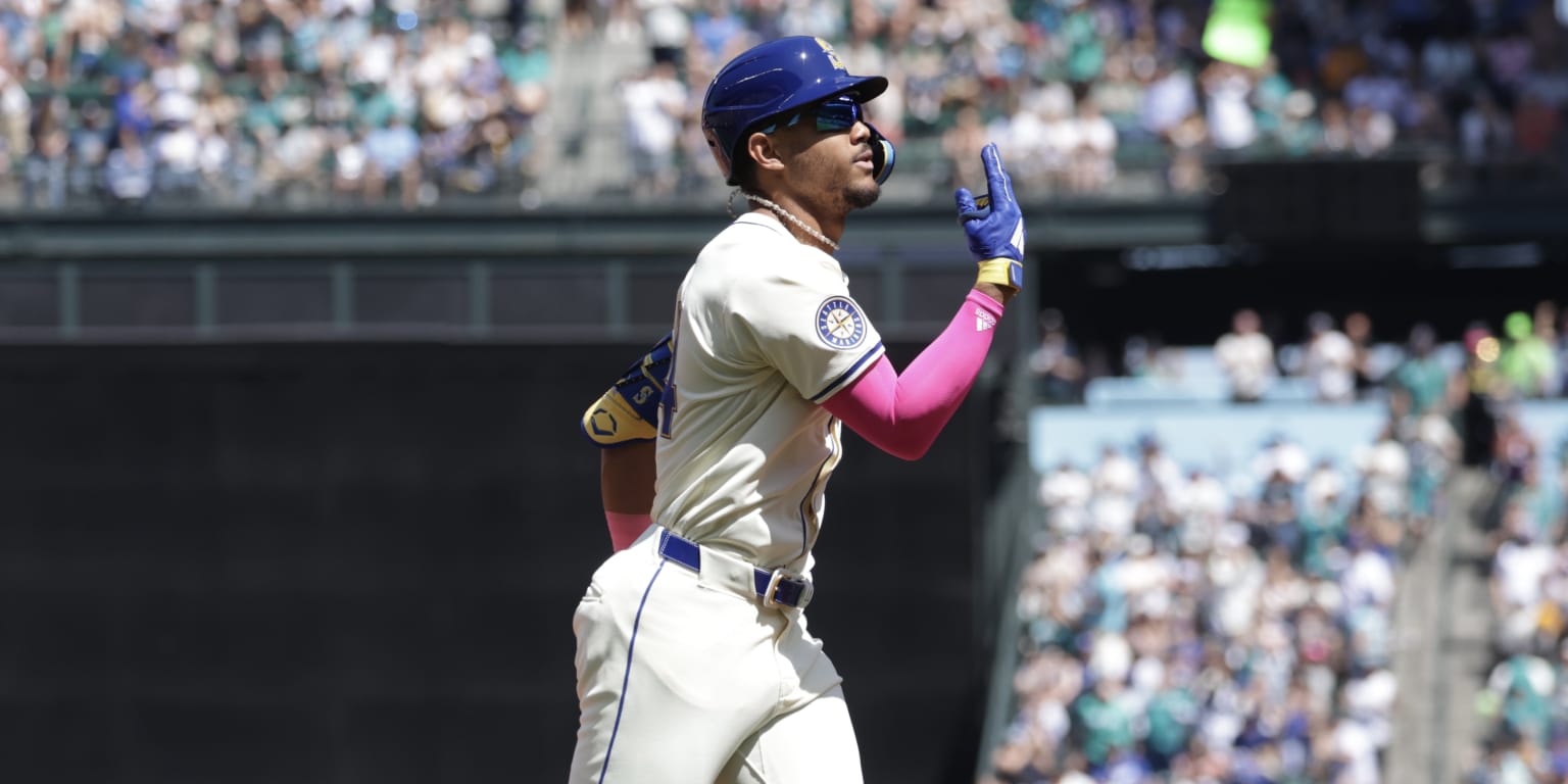 Julio Rodríguez hits home run, double; Mariners win vs. A's
