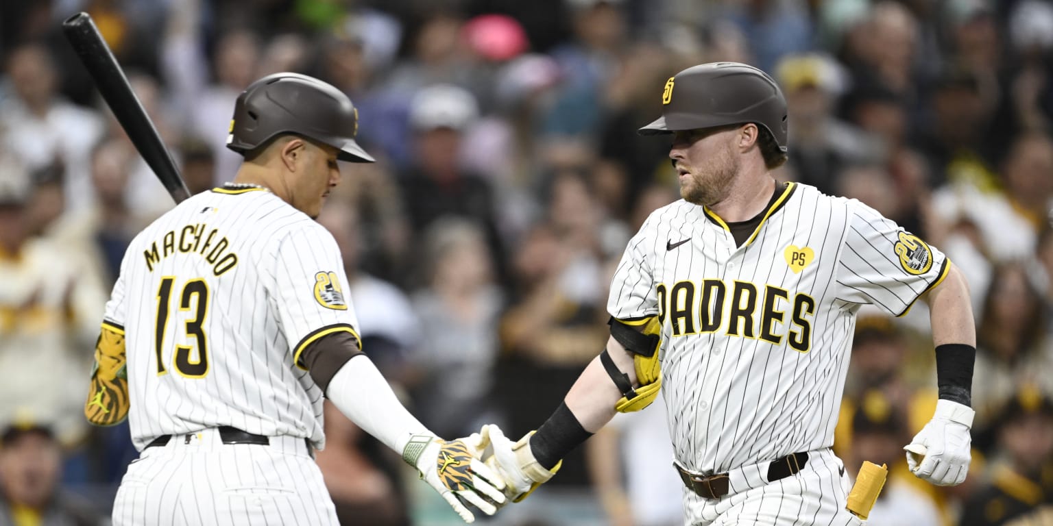 Padres ride full-team effort to series-opening win vs. A's