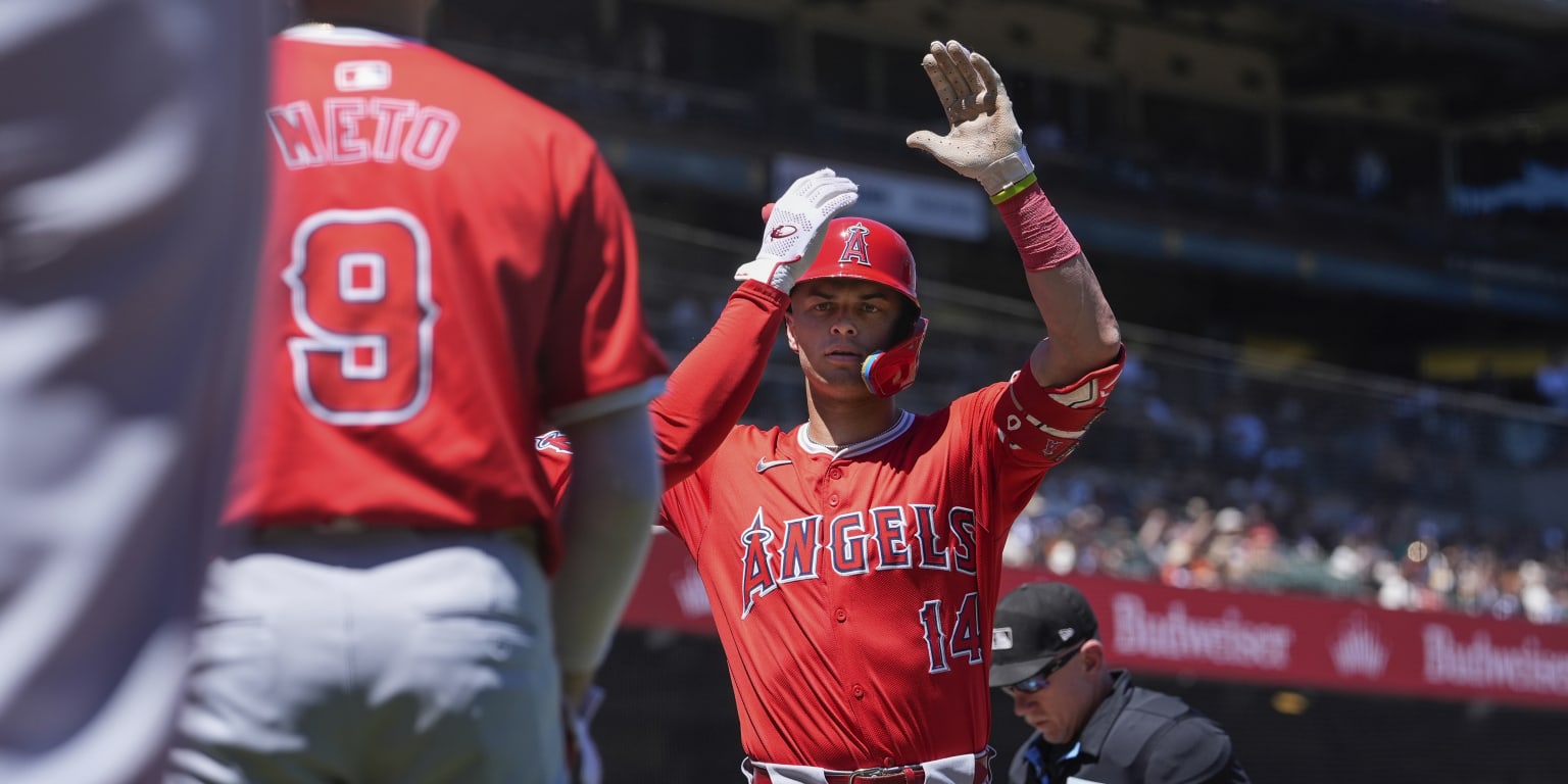 Logan O'Hoppe hits 467-foot homer vs. Giants
