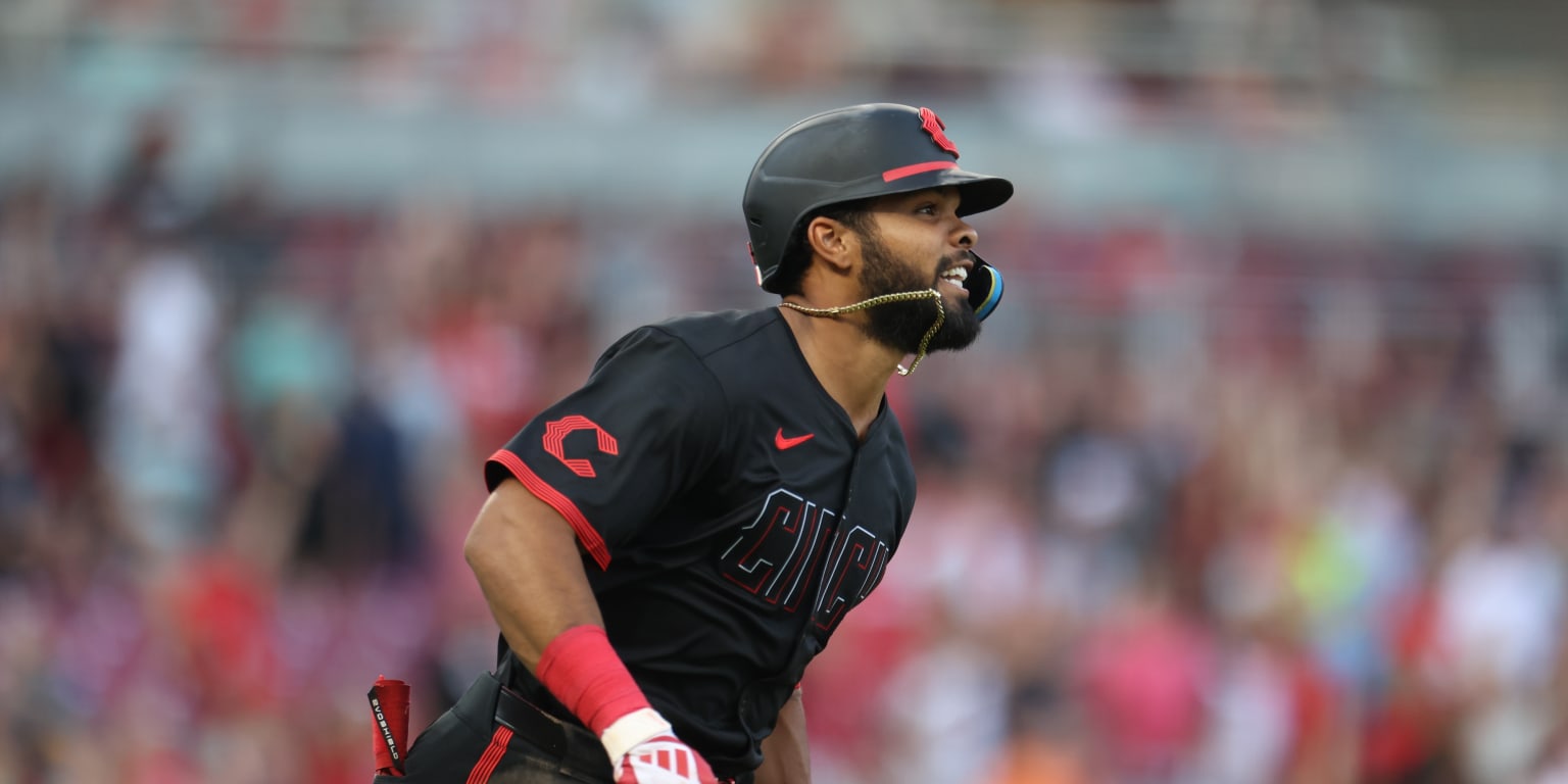 Rece Hinds hits 1st MLB grand slam in Reds win vs. Marlins