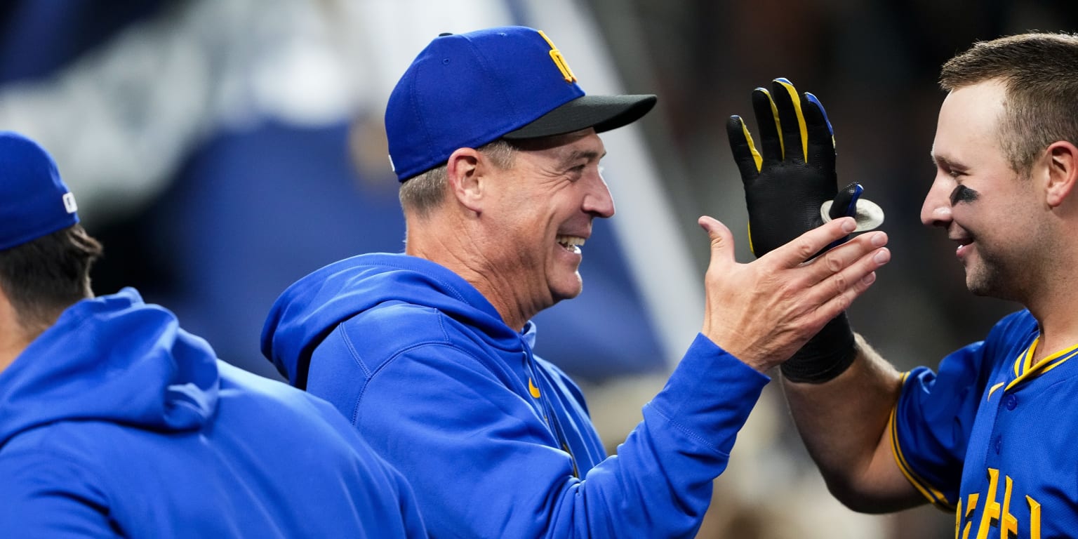 Dan Wilson introduced as Mariners manager