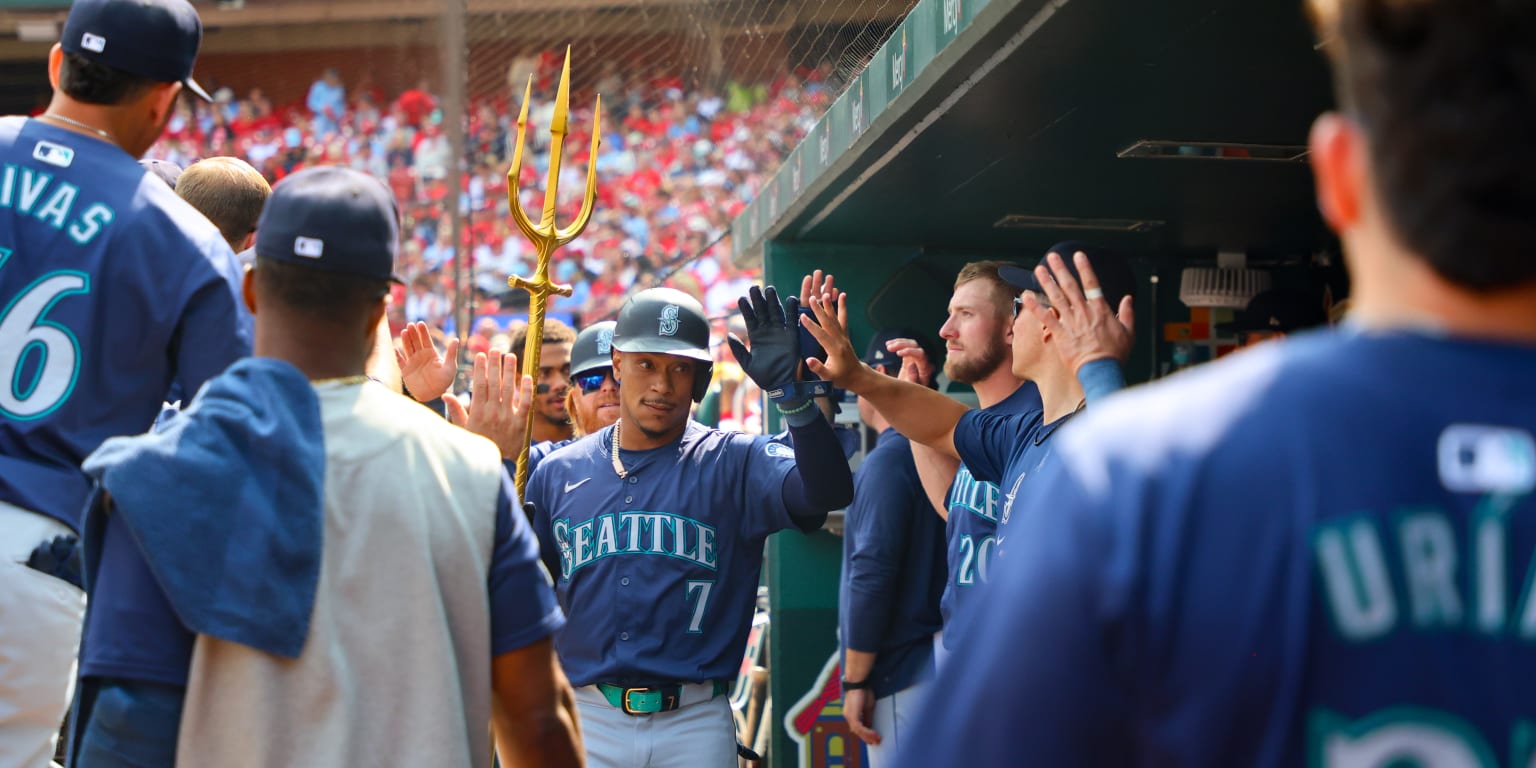 Mariners' lineup powers series victory vs. Cardinals