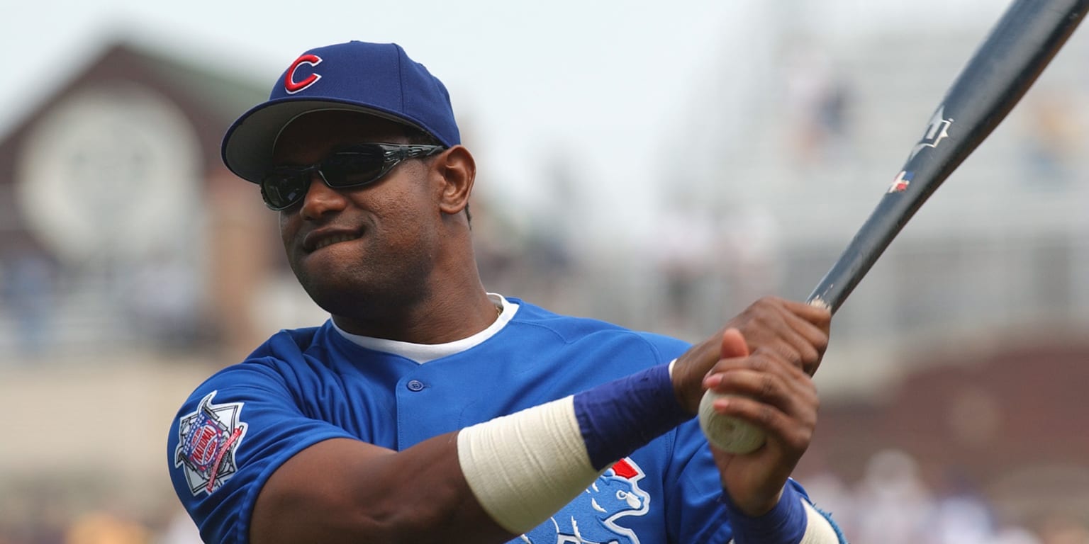 Sammy Sosa highlights Cubs Convention storylines