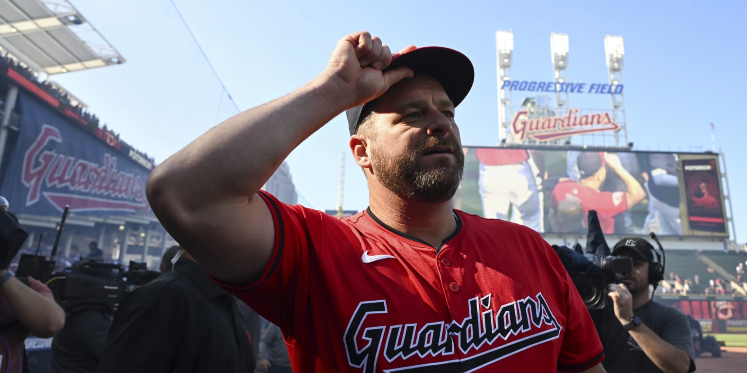 Stephen Vogt on Guardians' bullpen, second base, outfield
