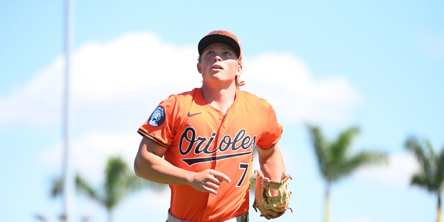 Jackson Holliday gets second base coaching from Brian Roberts