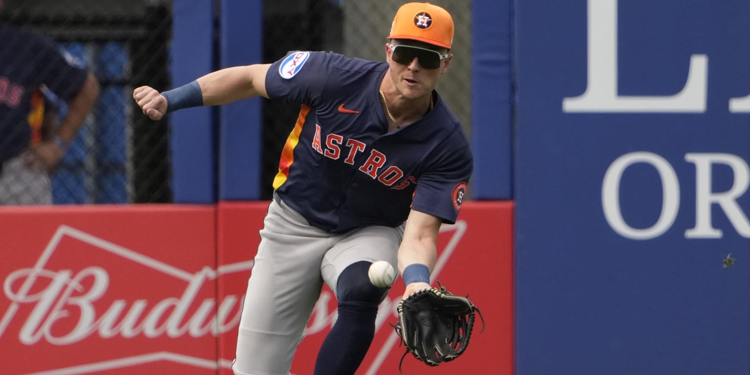 Zach Dezenzo making a case for the Astros' Opening Day roster