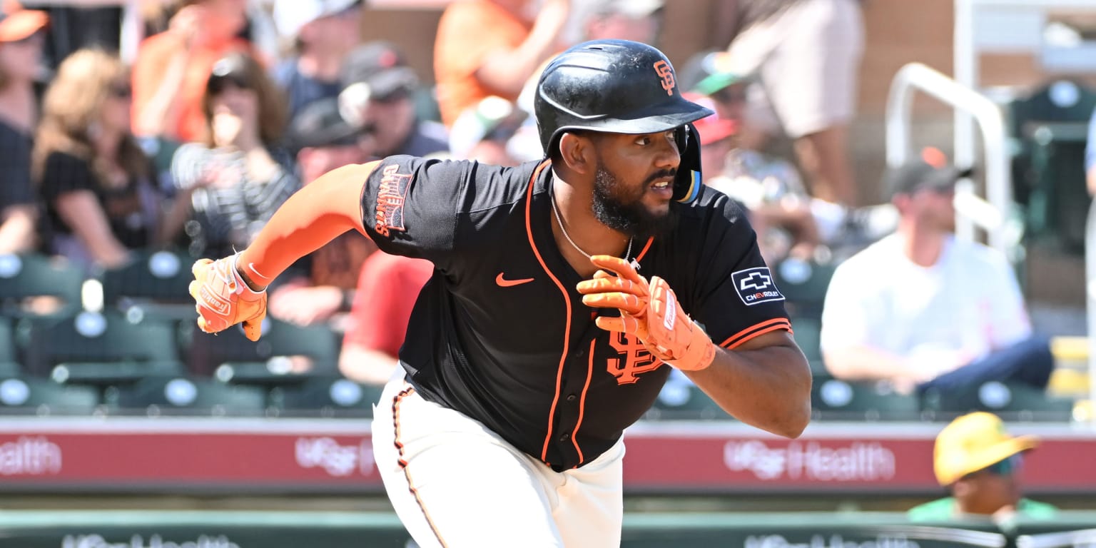 Giants' Jerar Encarnacion out with finger fracture