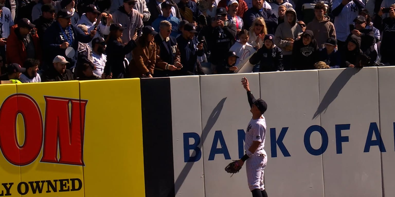 Aaron Judge gives young fan a ball on Opening Day