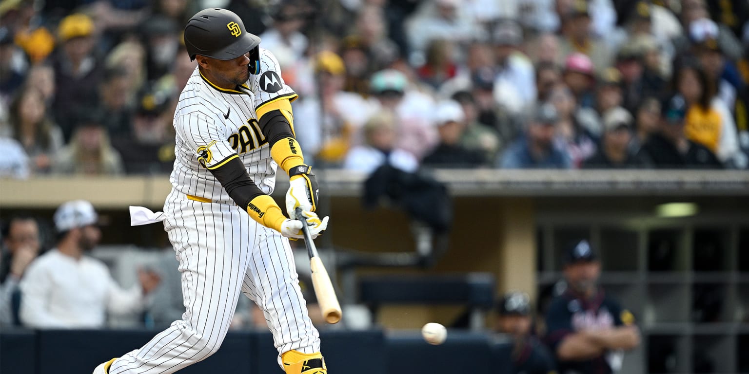 Yuli Gurriel's RBI single lifts Padres to 1-0 win
