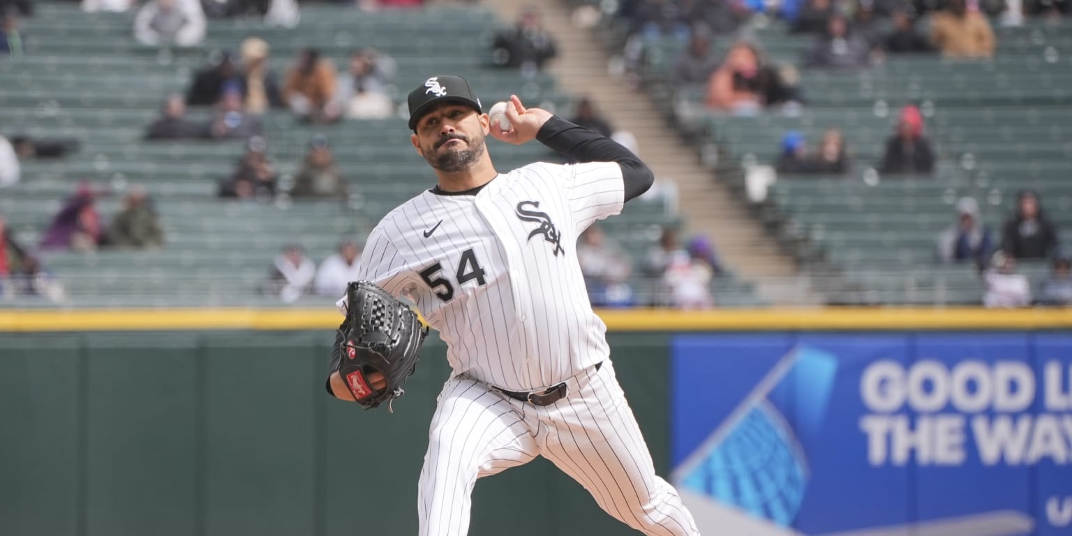 White Sox, Martín Pérez flirt with no-hitter in rout of Twins