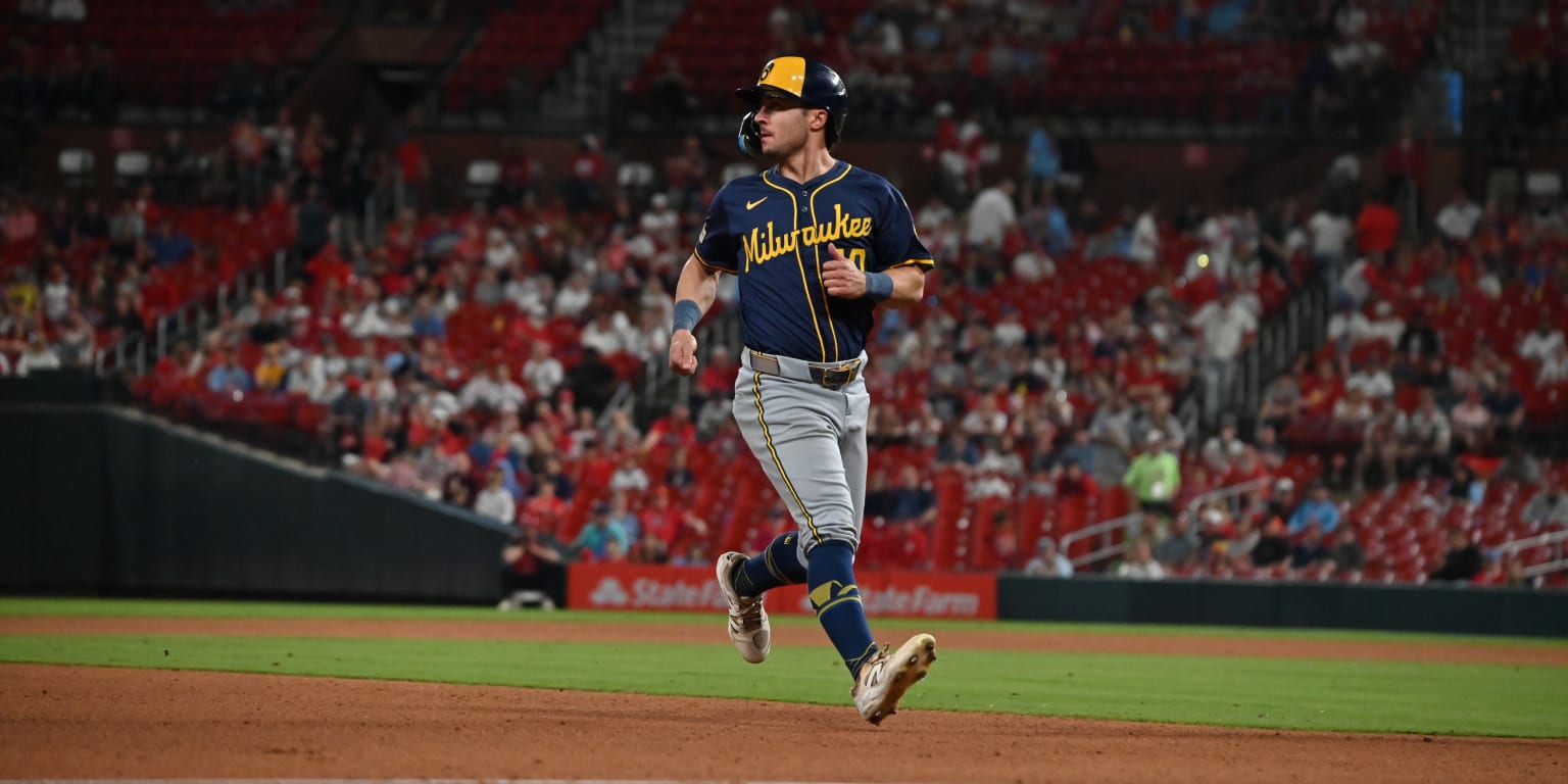 Brewers show signs of improvement in series-opening loss to Cardinals