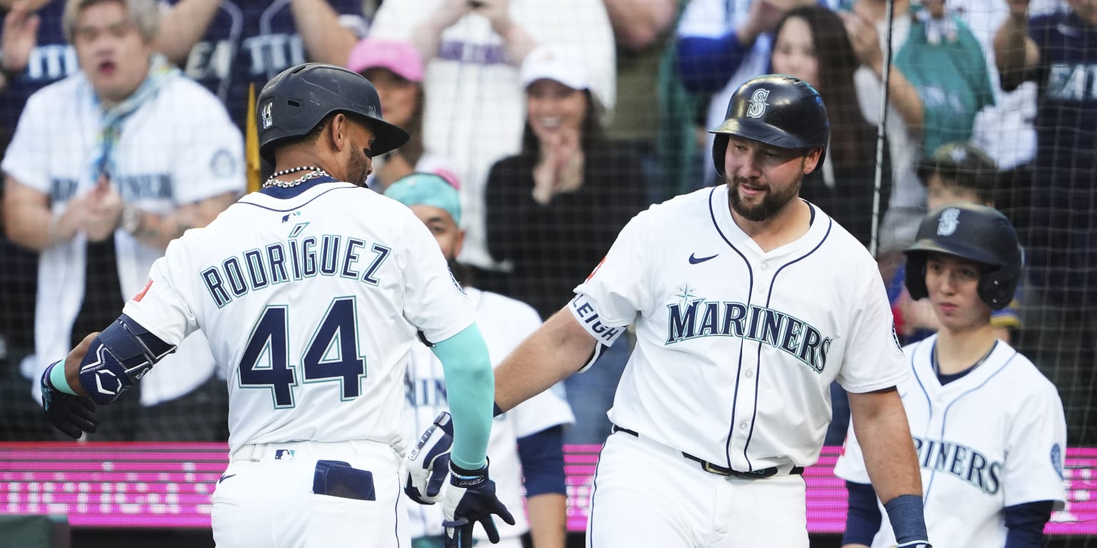 Mariners score 14 runs against Marlins