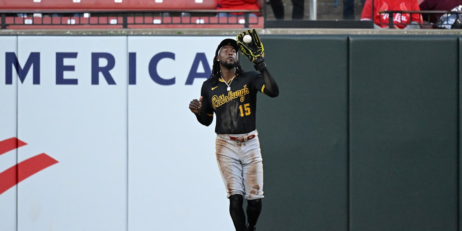 Oneil Cruz throws out runner from home with 100 mph throw