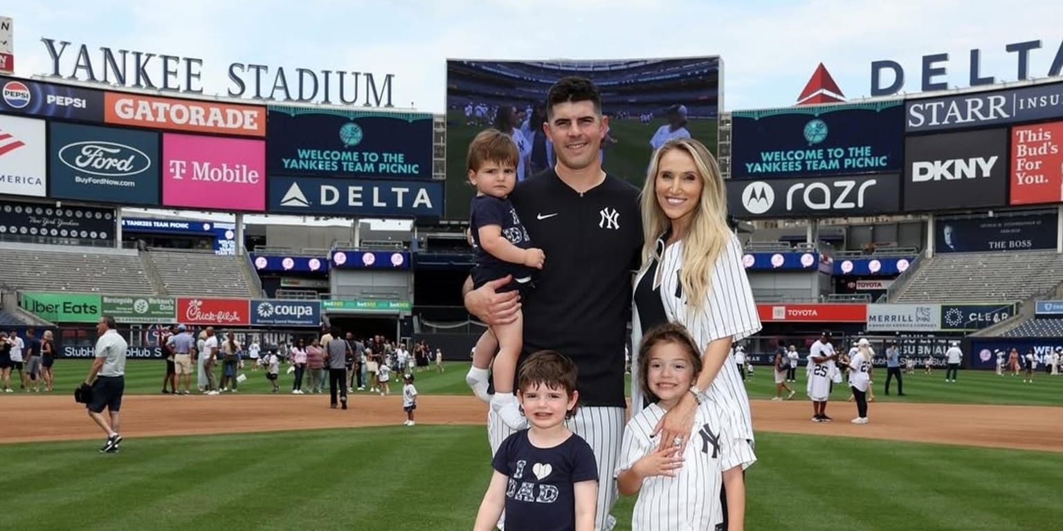 Carlos, Ashley Rodón celebrate Mother's Day 2025