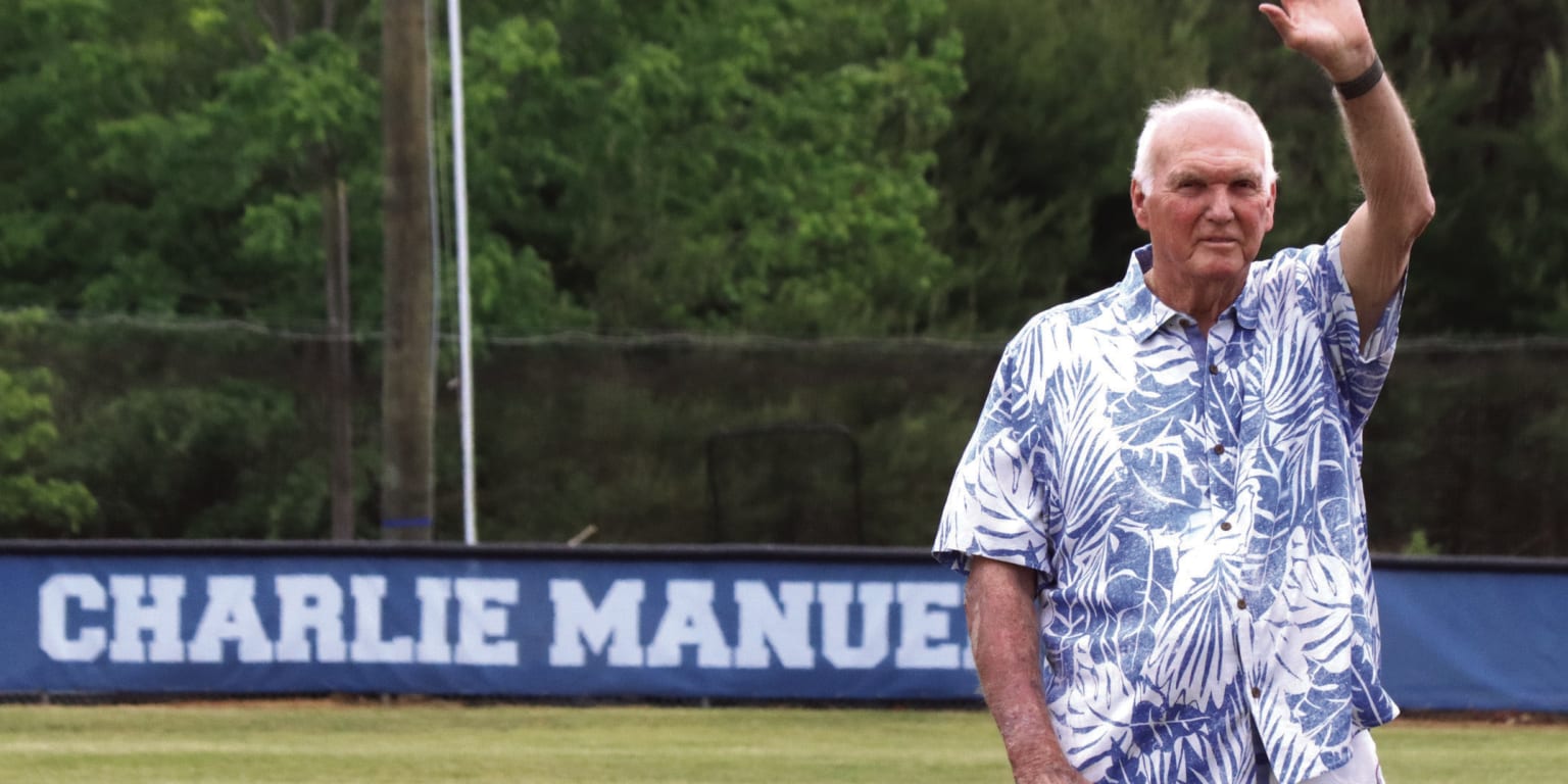 Former Phillies manager Charlie Manuel honored by high school