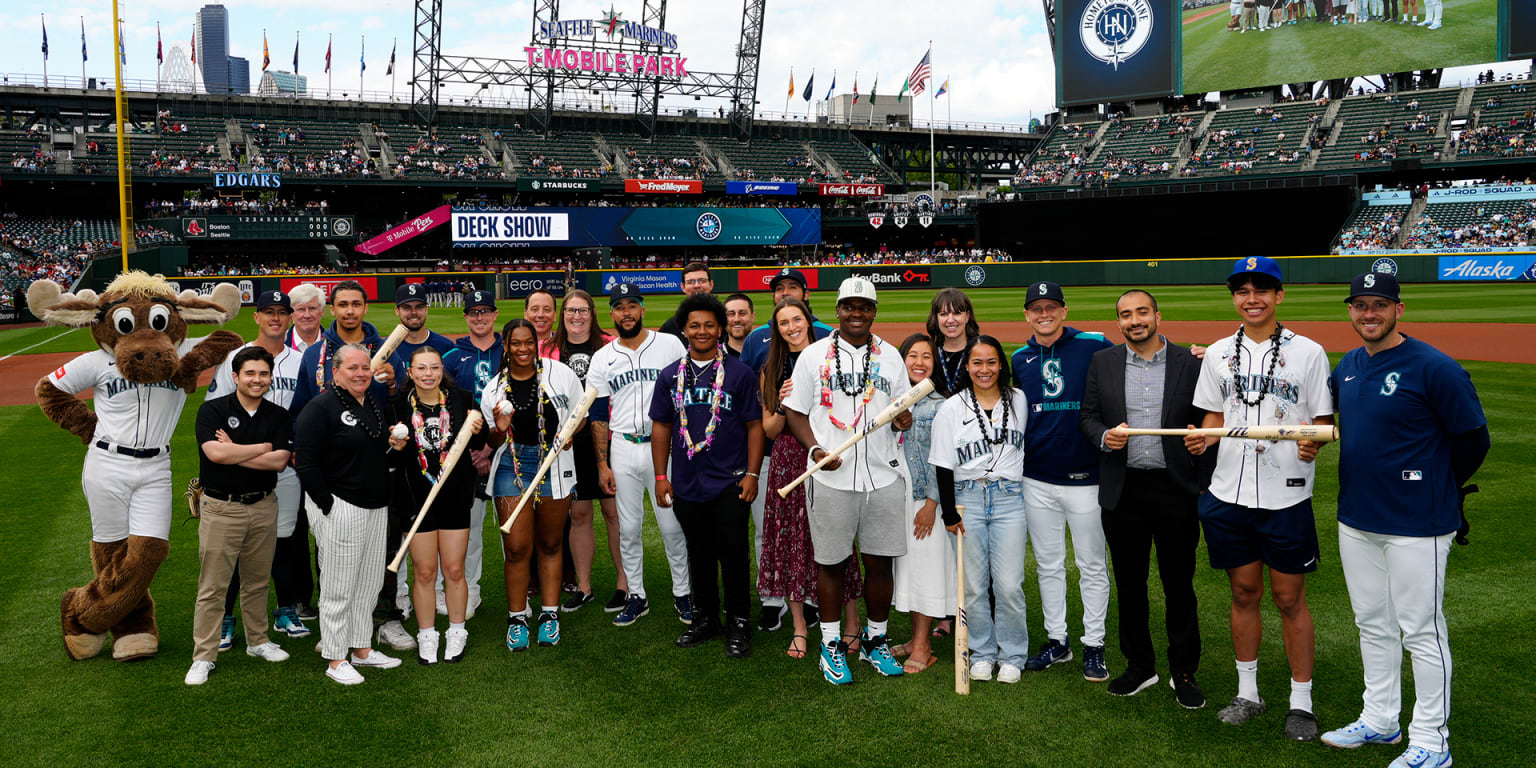 Mariners celebrate 100% graduation rate of inaugural Hometown Nine ...