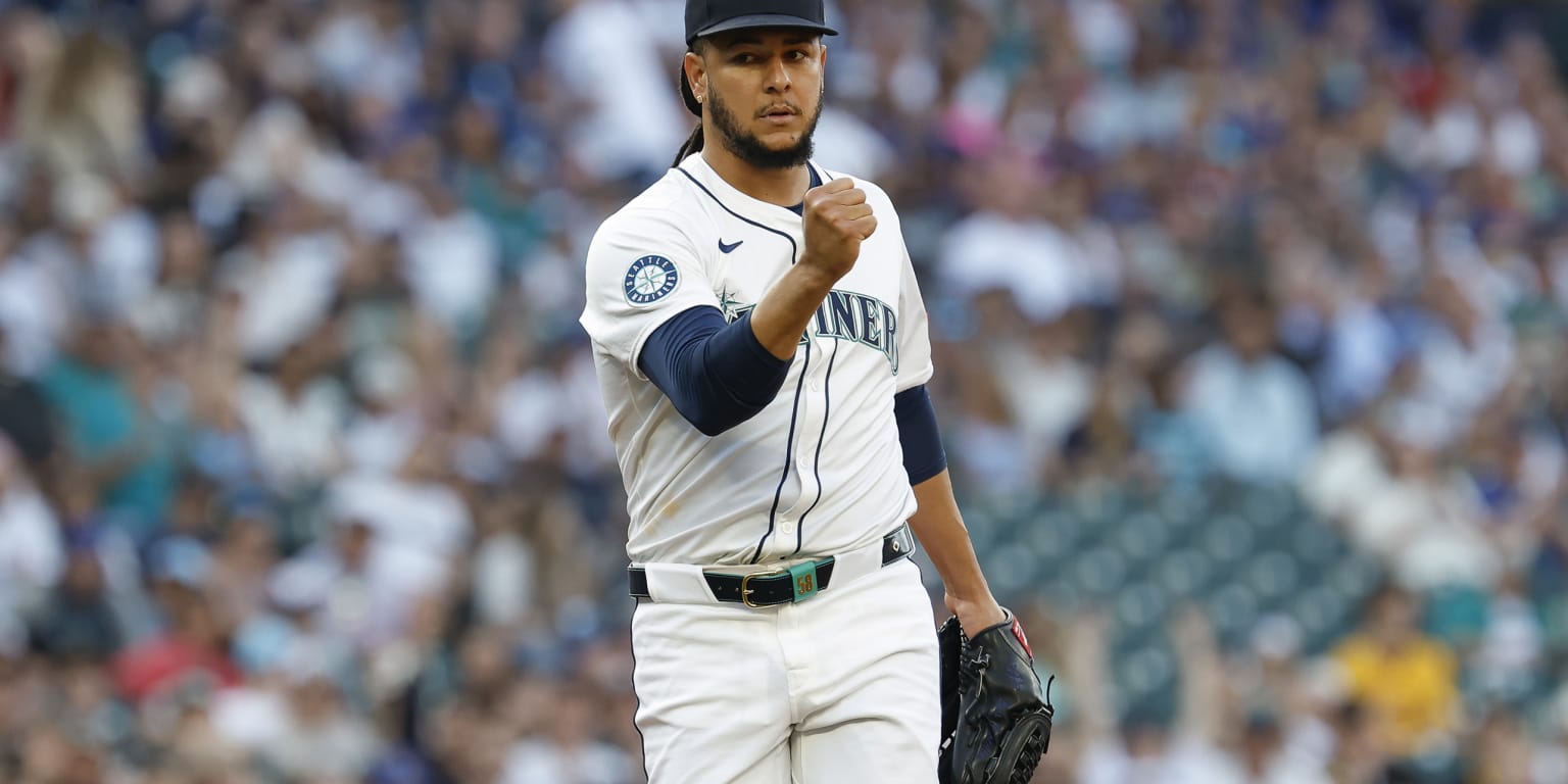 Luis Castillo throws seven scoreless innings against Pirates