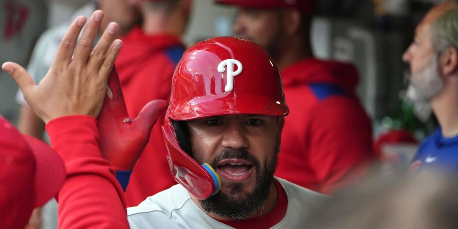 Kyle Schwarber reaches 30 home runs before All-Star break