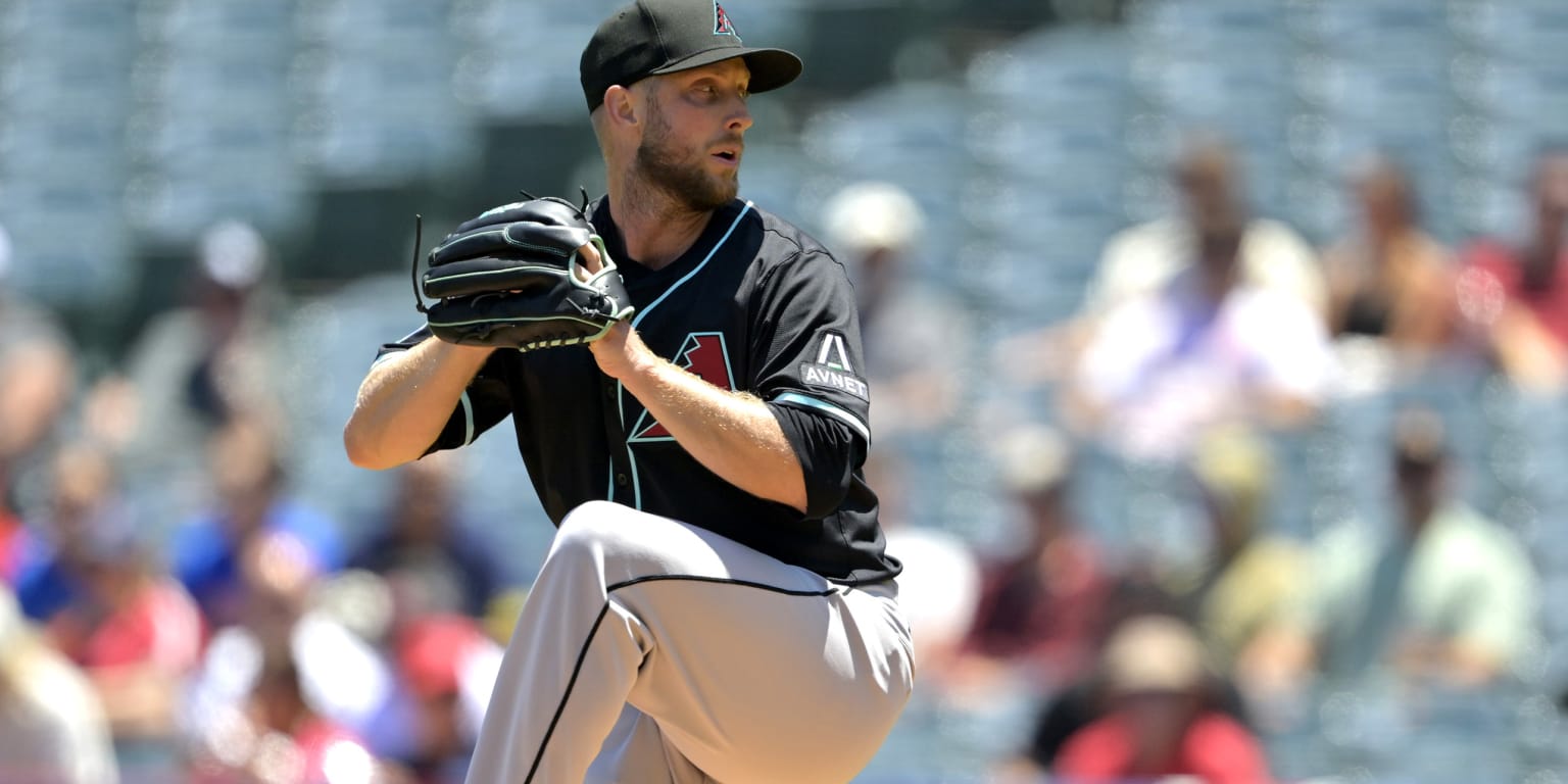 Merrill Kelly strikes out 6 in win against Angels