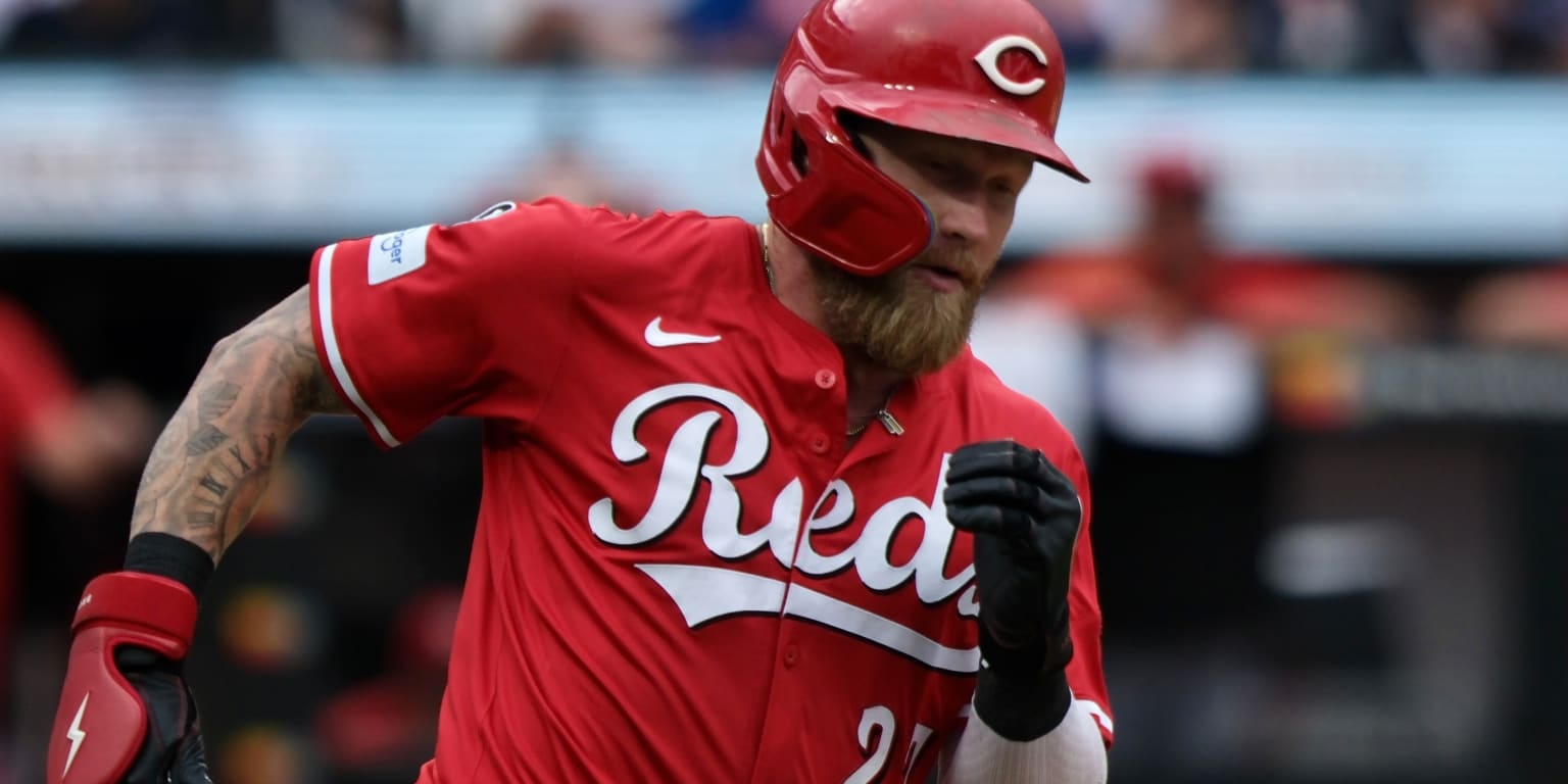 Jake Fraley drives in 2 runs as Reds hold off Mets again