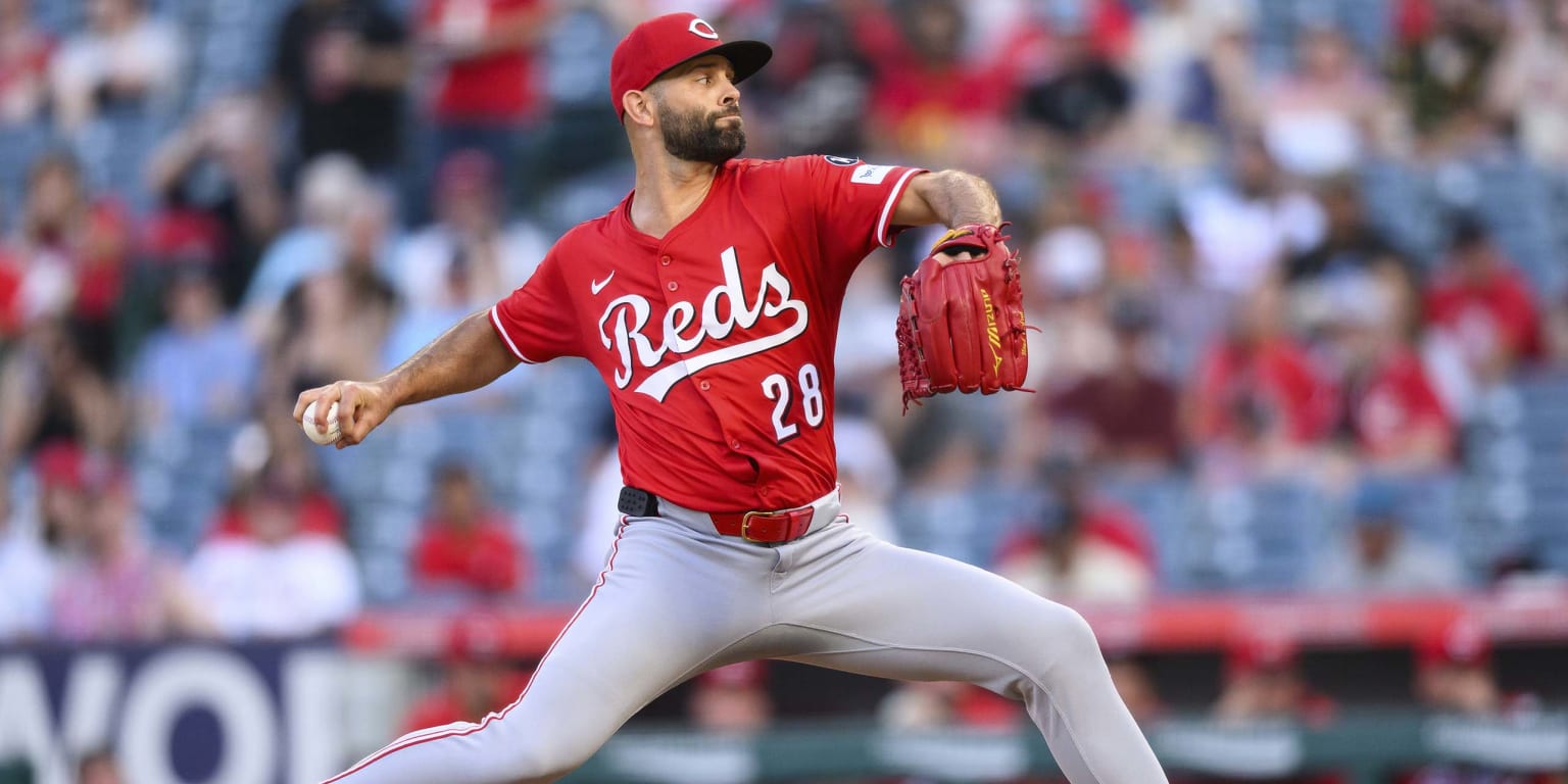 Nick Martinez strikes out 7 in close loss to Angels