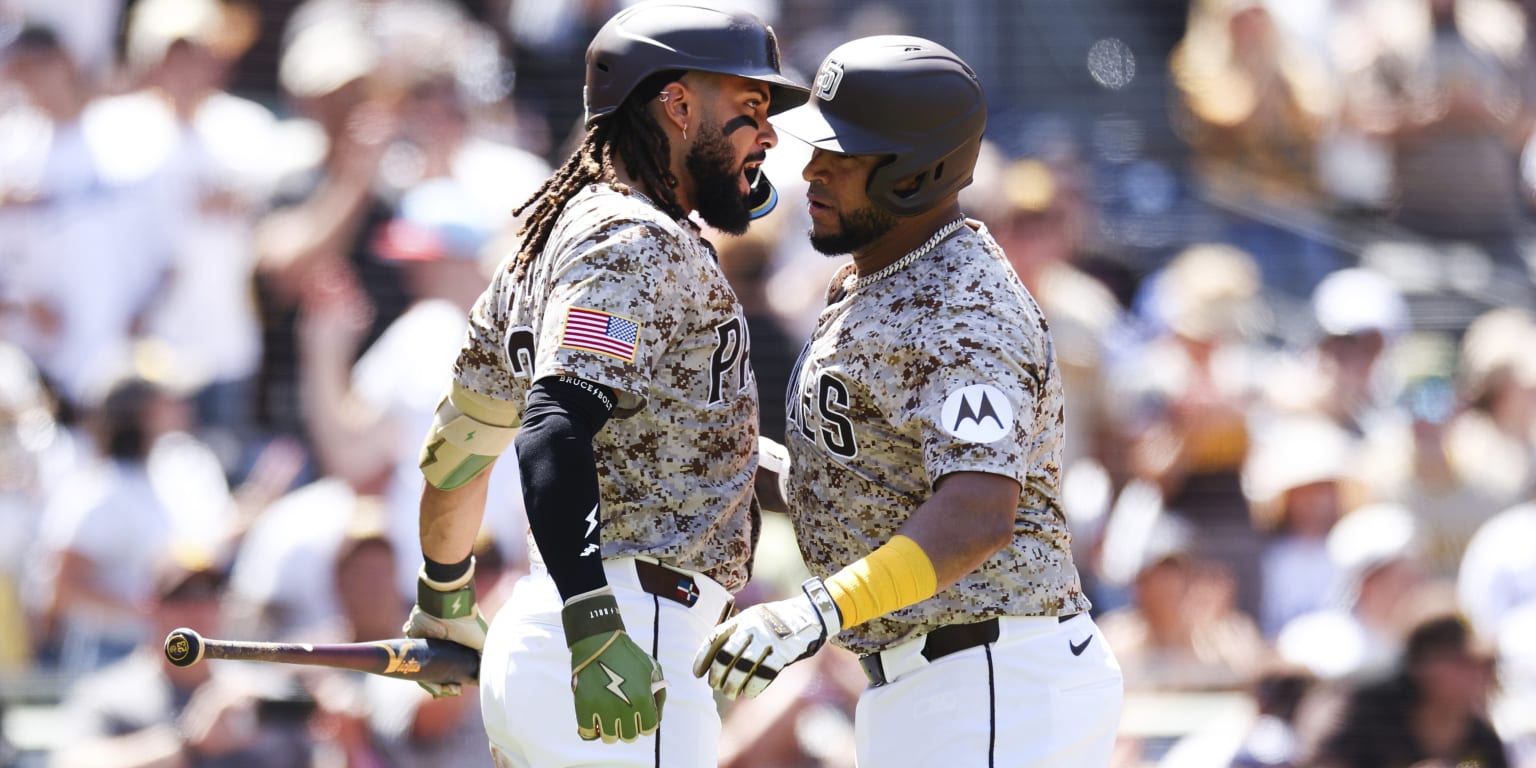 Padres lose to Dodgers, drop back into tie atop NL West