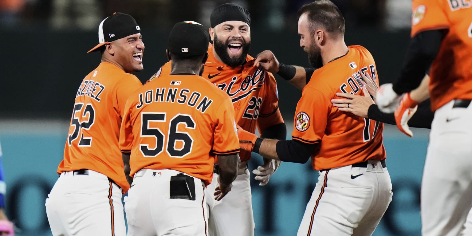 After breaking up no-hitter, Orioles rally for walk-off win