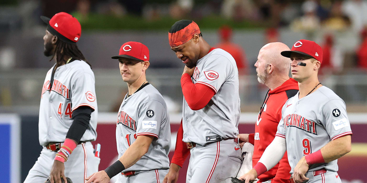 Will Benson makes amazing catch despite crashing into wall