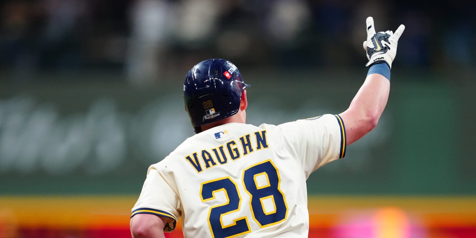 Andrew Vaughn hits clutch Game 5 homer as Brewers clinch NLDS