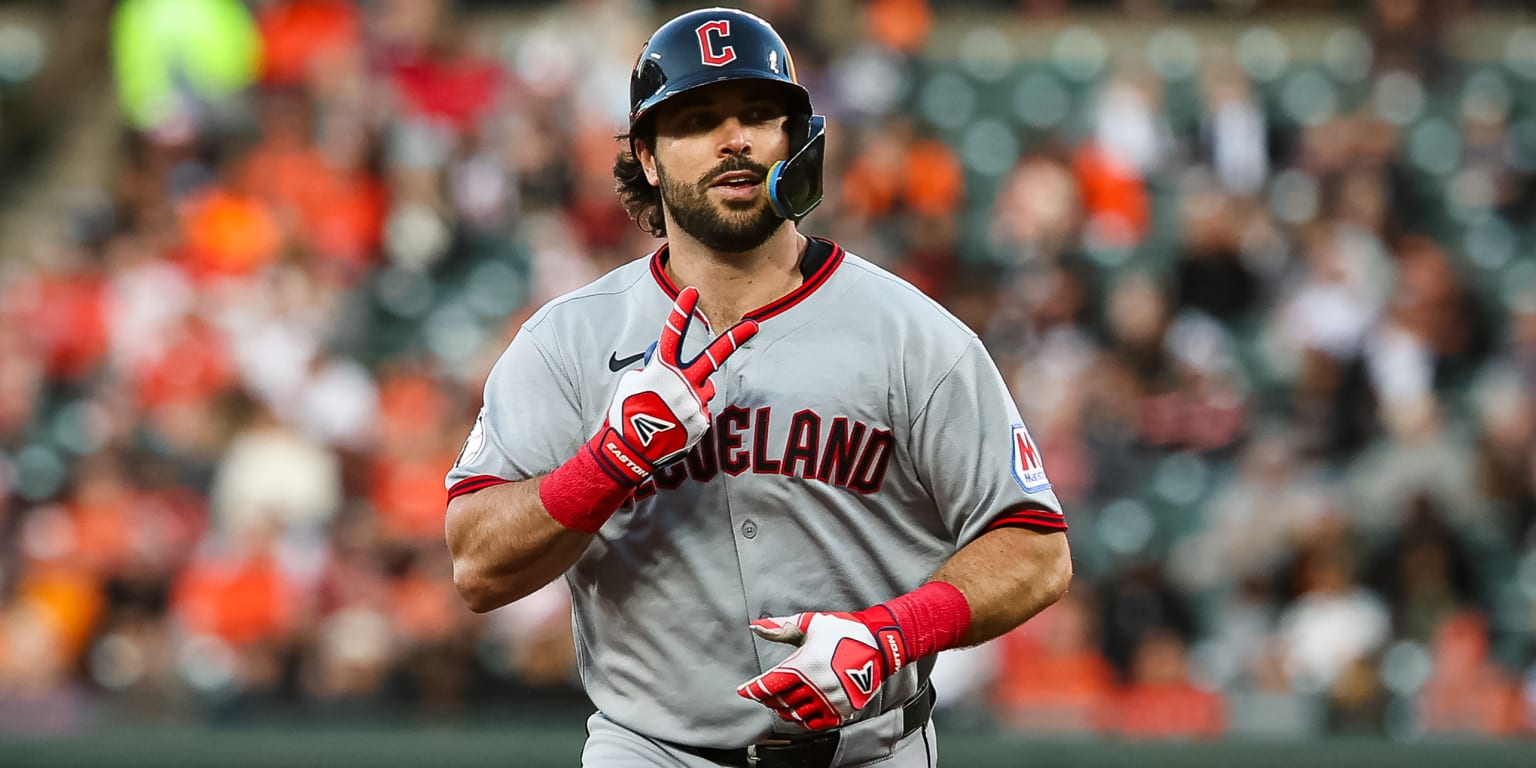 Cleveland Guardians re-sign veteran catcher Austin Hedges
