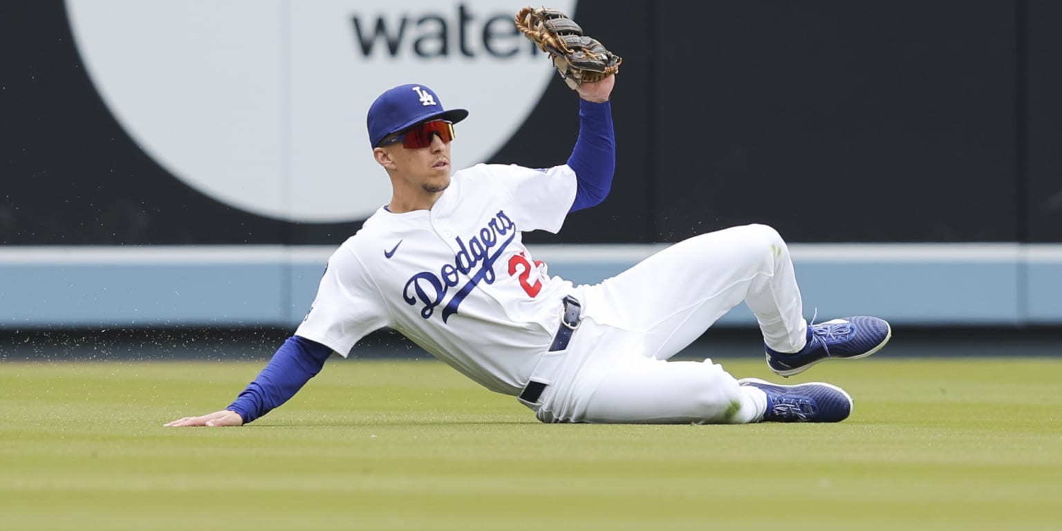 Tommy Edman ankle surgery could impact Dodgers outfield plans